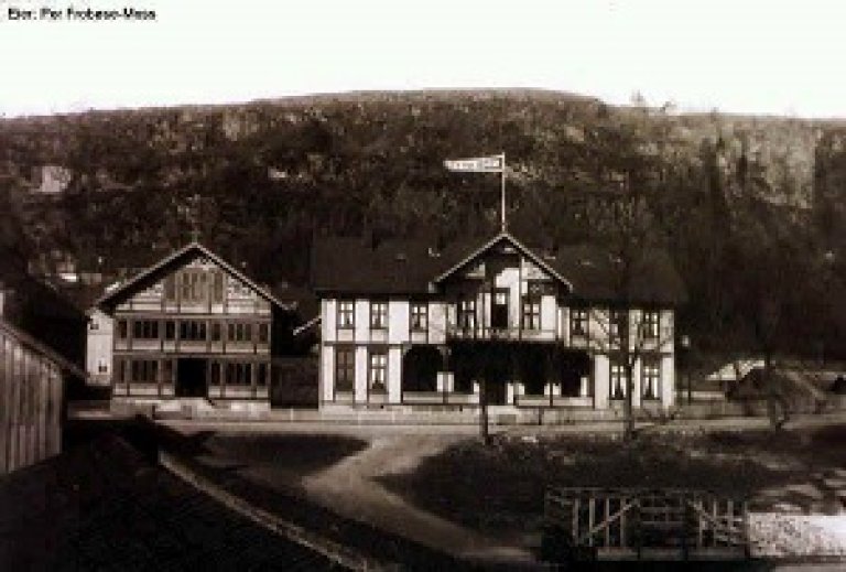 HOLMESTRAND: Med kuvogn til badeparadisene Smørstein og Dulpen | Ditt norden